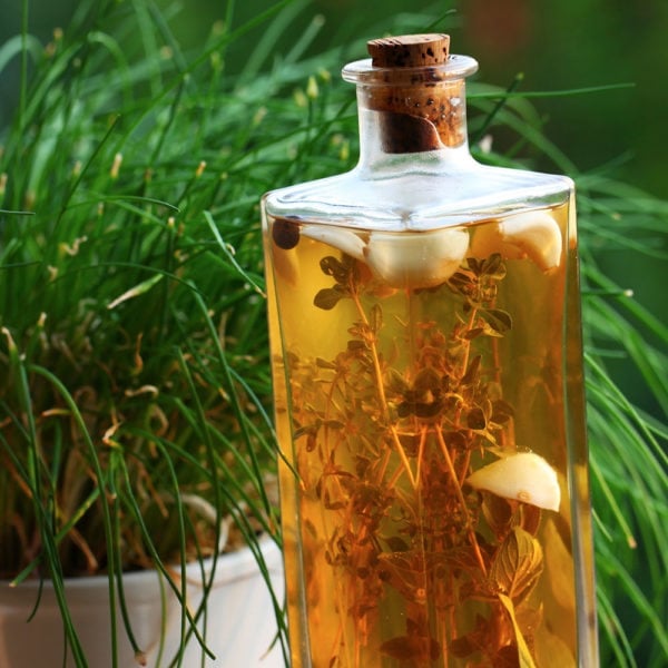 Legendary 4 Thieves Vinegar Tonic Recipe - Farmers' Almanac