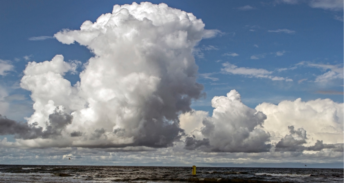 July Is A Month Full Of Weather Lore - Farmers' Almanac - Plan Your Day ...