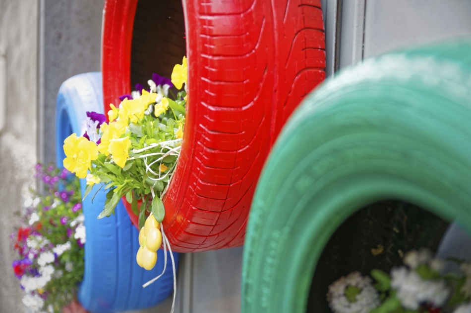 40 Upcycling Ideas (2026): Examples for Home, Garden, and Reuse