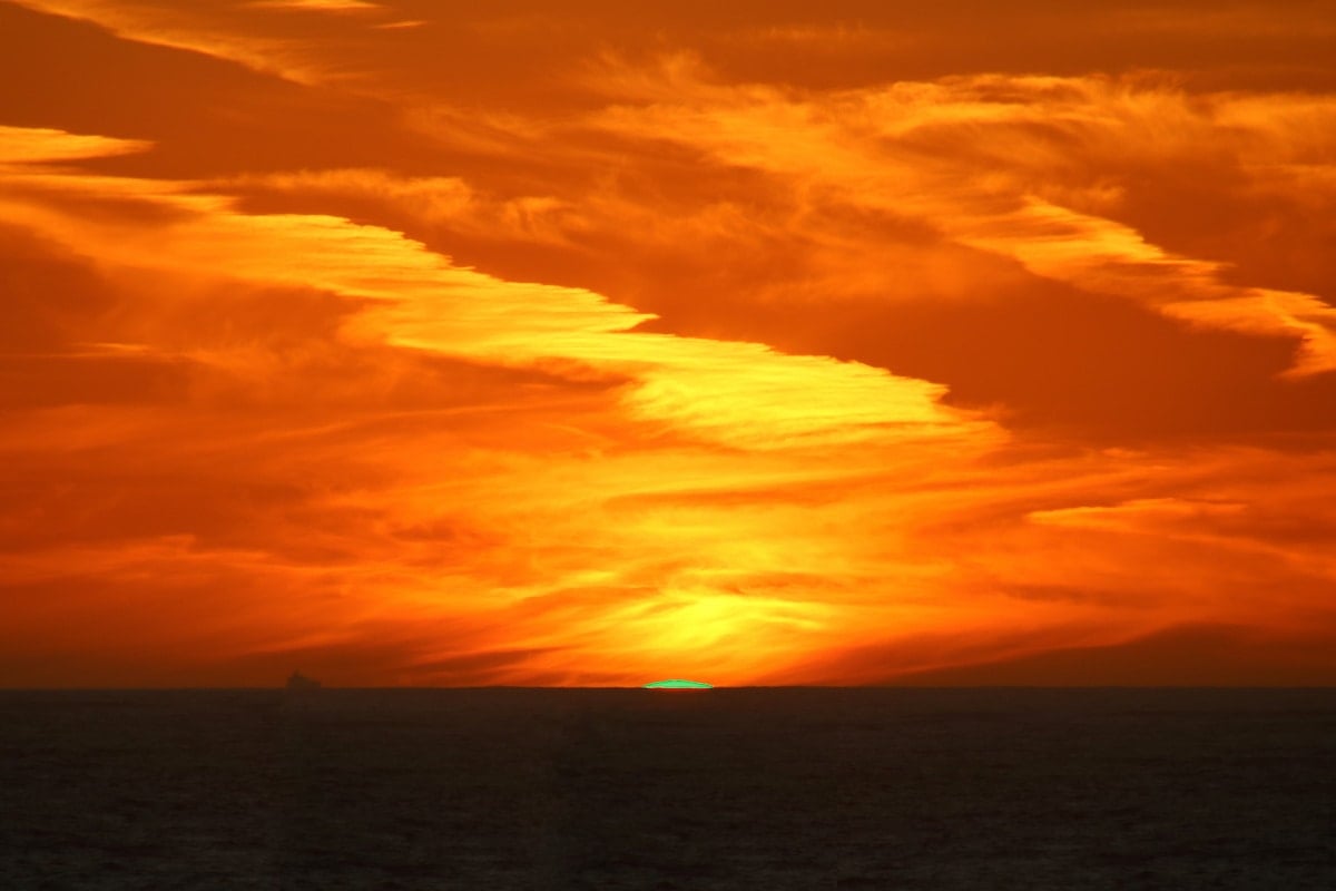 The Green Flash: Legends, Lore, and Science Behind The Sunset ...