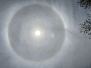 What's A Sun Halo? - Farmers' Almanac - Plan Your Day. Grow Your Life.