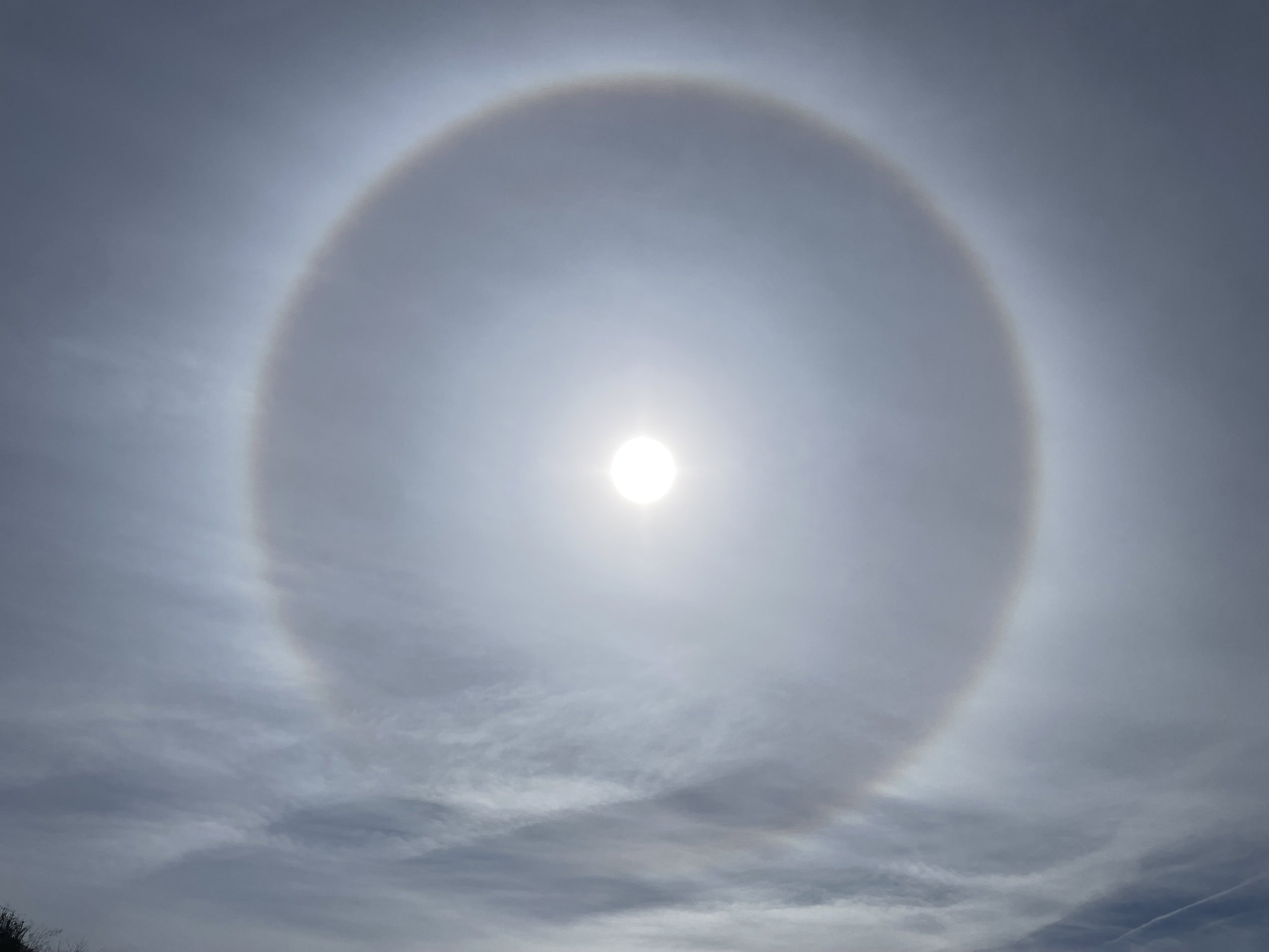 What's A Sun Halo? - Farmers' Almanac - Plan Your Day. Grow Your Life.